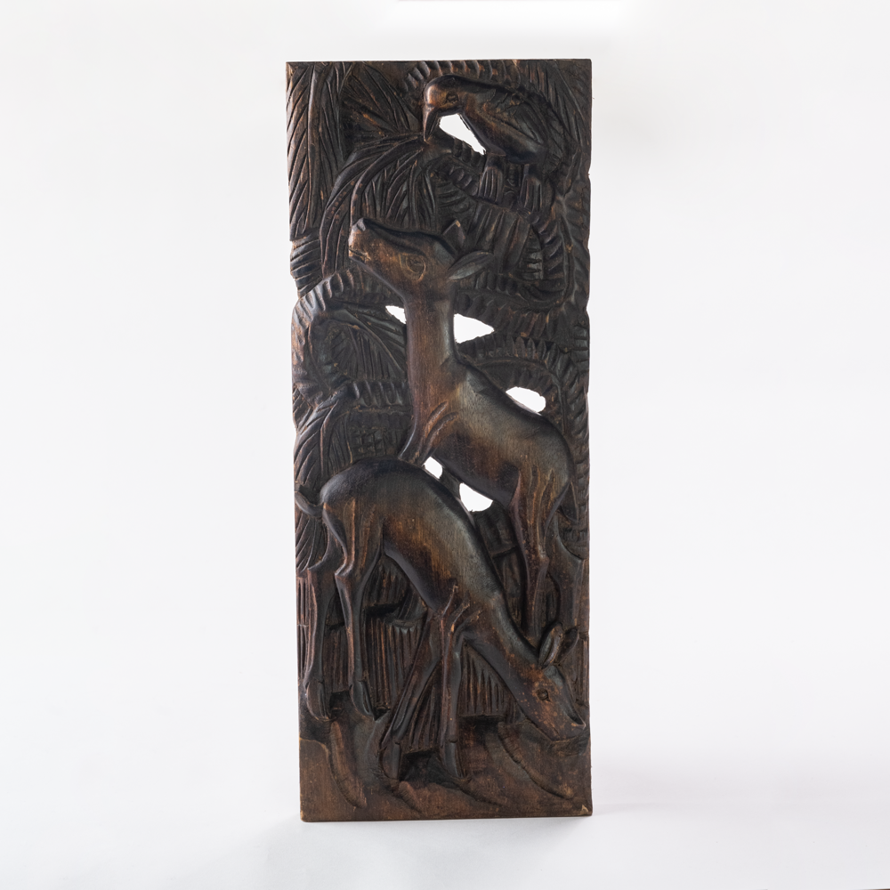 Wooden bas-relief of a deer – carabas